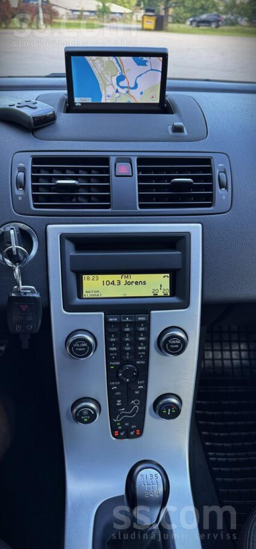 Blue Volvo V50 2012 in Jurmala, with an engine capacity of 1.60 L and mileage of 339 thousand km for 3800 €, photo 26 on AUTOMOTO.COM.LV
