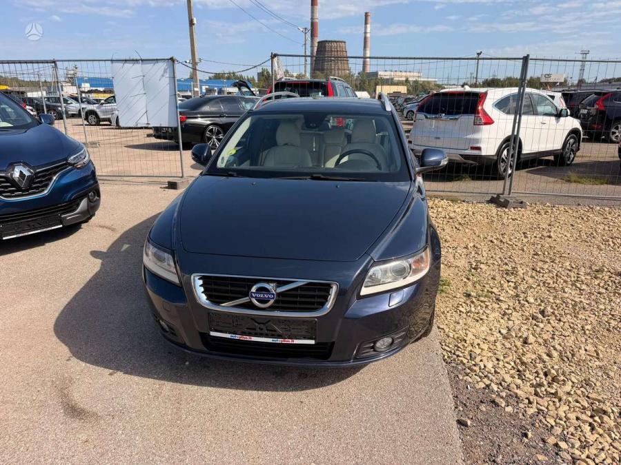 Blue Volvo V50 2012 in Kaunas, with an engine capacity of 1.56 L and mileage of 238 thousand km for 3750 €, photo 10 on AUTOMOTO.COM.LV