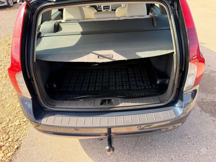 Zils Volvo V50 2012 Kauņa, ar dzinēja tilpumu 1.56 L un nobraukumu 238 tūkst. km par 3750 €, foto 9 vietnē AUTOMOTO.COM.LV