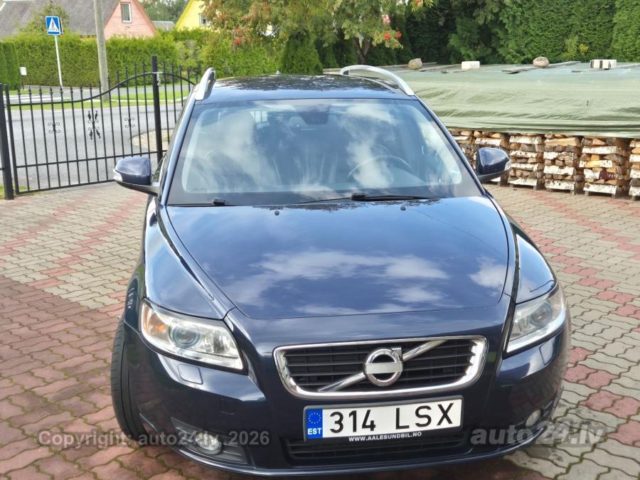 Zils Volvo V50 2012 Jegeva, ar dzinēja tilpumu 1.60 L un nobraukumu 131 tūkst. km par 6000 €, foto 1 vietnē AUTOMOTO.COM.LV