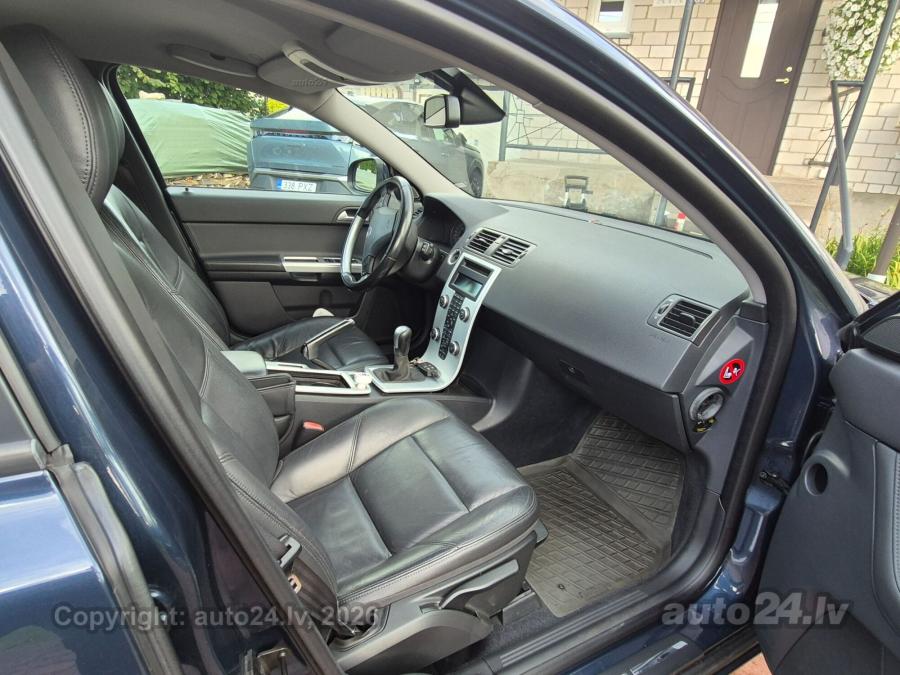 Zils Volvo V50 2012 Jegeva, ar dzinēja tilpumu 1.60 L un nobraukumu 131 tūkst. km par 6000 €, foto 4 vietnē AUTOMOTO.COM.LV