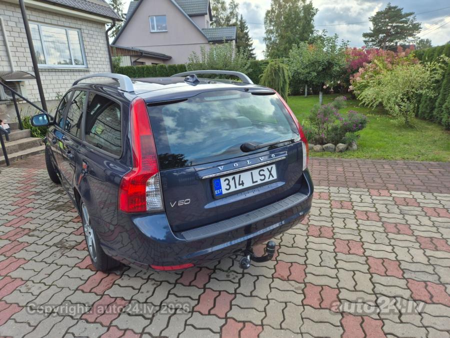 Zils Volvo V50 2012 Jegeva, ar dzinēja tilpumu 1.60 L un nobraukumu 131 tūkst. km par 6000 €, foto 6 vietnē AUTOMOTO.COM.LV