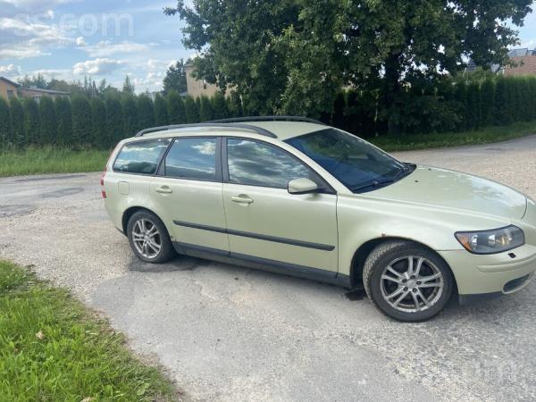 Brūns Volvo V50 2005 Jelgava, ar dzinēja tilpumu 2.40 L un nobraukumu 354 tūkst. km par 1300 €, foto 5 vietnē AUTOMOTO.COM.LV