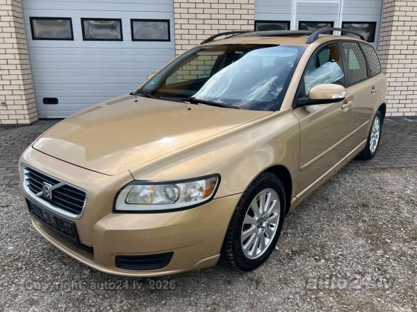 Brown Volvo V50 2007 in Paide, with an engine capacity of 2.40 L and mileage of 302 thousand km for 4999 €, photo 1 on AUTOMOTO.COM.LV