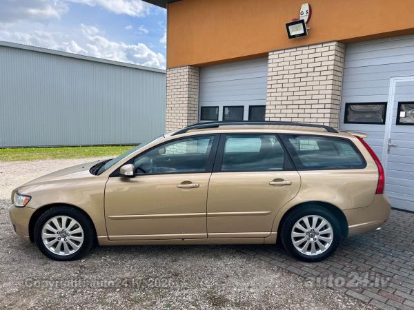 Brown Volvo V50 2007 in Paide, with an engine capacity of 2.40 L and mileage of 302 thousand km for 4999 €, photo 2 on AUTOMOTO.COM.LV