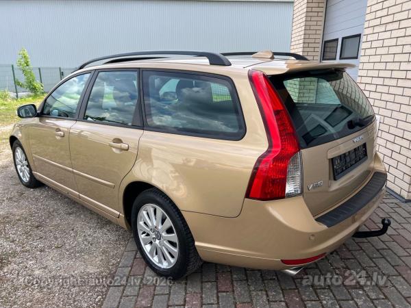 Brown Volvo V50 2007 in Paide, with an engine capacity of 2.40 L and mileage of 302 thousand km for 4999 €, photo 4 on AUTOMOTO.COM.LV