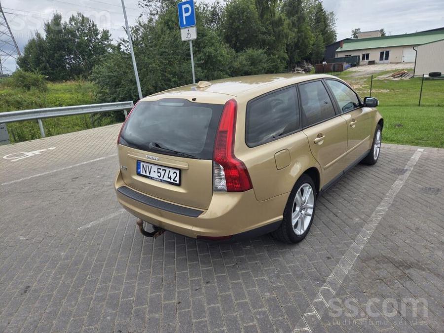 Brūns Volvo V50 2008 Talsi, ar dzinēja tilpumu 1.60 L un nobraukumu 355 tūkst. km par 1500 €, foto 4 vietnē AUTOMOTO.COM.LV