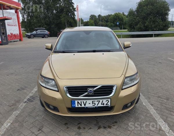 Brown Volvo V50 2008 in Talsi, with an engine capacity of 1.60 L and mileage of 355 thousand km for 1500 €, photo 5 on AUTOMOTO.COM.LV