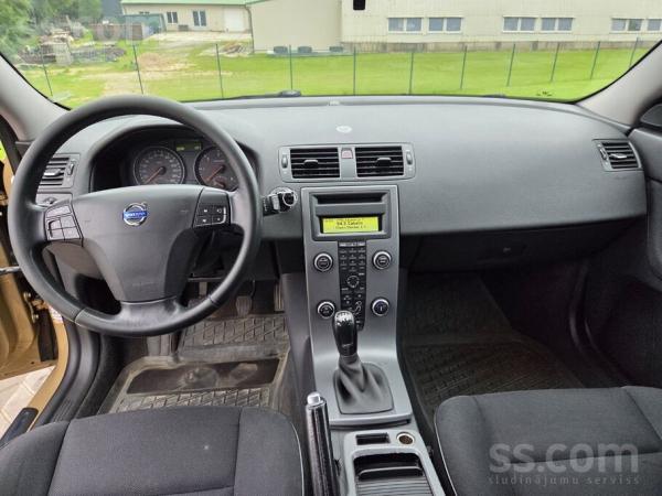 Brown Volvo V50 2008 in Talsi, with an engine capacity of 1.60 L and mileage of 355 thousand km for 1500 €, photo 8 on AUTOMOTO.COM.LV