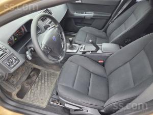 Brūns Volvo V50 2008 Talsi, ar dzinēja tilpumu 1.60 L un nobraukumu 355 tūkst. km par 1500 €, foto 13 vietnē AUTOMOTO.COM.LV
