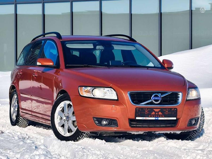 Brūns Volvo V50 2011 Šauļi, ar dzinēja tilpumu 1.60 L un nobraukumu 274 tūkst. km par 3650 €, foto 1 vietnē AUTOMOTO.COM.LV