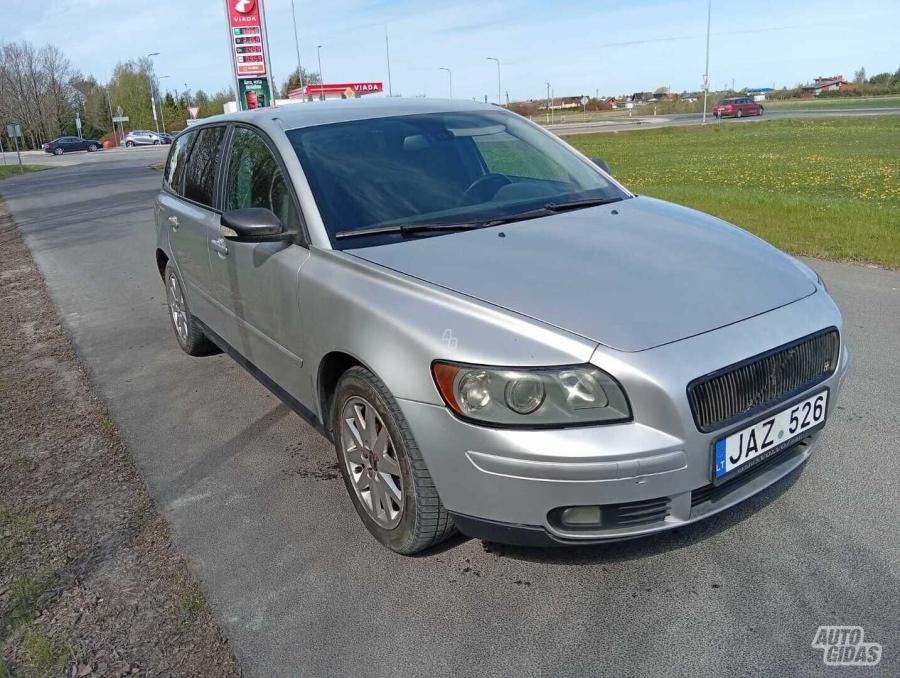 Volvo V50 2004 in Kretinga, with an engine capacity of 2.00 L and mileage of 340 thousand km for 1550 €, photo 4 on AUTOMOTO.COM.LV