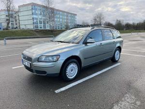 Green Volvo V50 2003 in Siauliai, with an engine capacity of 1.60 L and mileage of 253 thousand km for 1700 €, photo  on AUTOMOTO.COM.LV