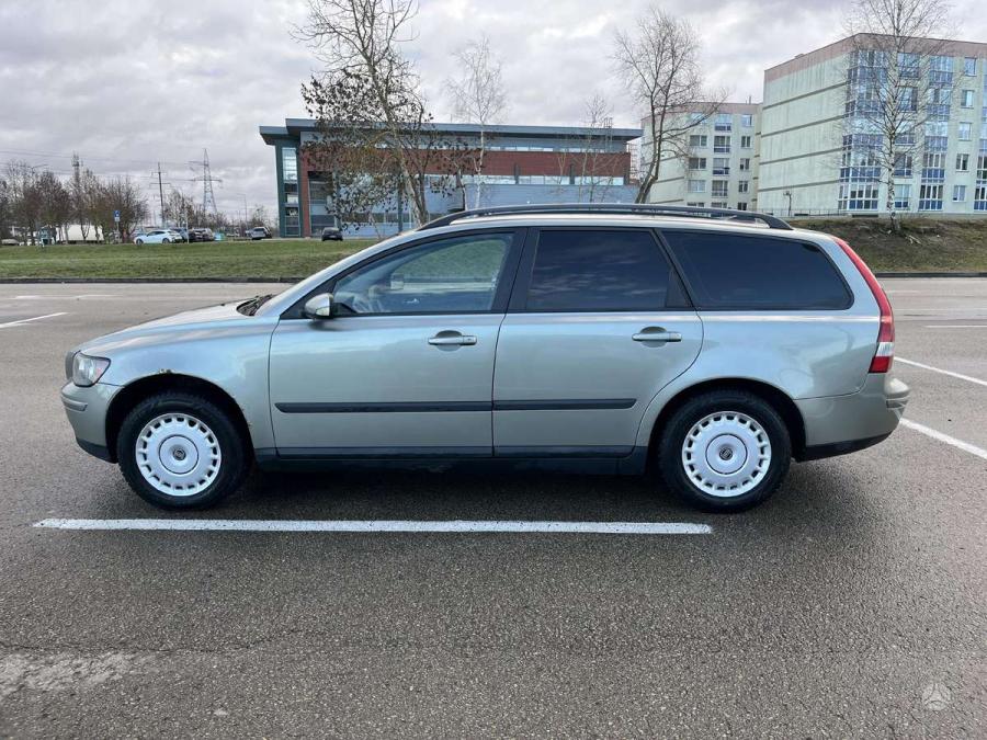 Zaļš Volvo V50 2003 Šauļi, ar dzinēja tilpumu 1.60 L un nobraukumu 253 tūkst. km par 1700 €, foto 2 vietnē AUTOMOTO.COM.LV