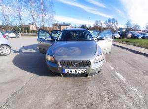 Green Volvo V50 2005 in Riga, with an engine capacity of 1.60 L and mileage of 303 thousand km for 1800 €, photo 4 on AUTOMOTO.COM.LV