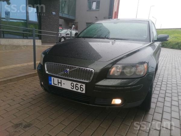 Zaļš Volvo V50 2005 Daugavpils, ar dzinēja tilpumu 2.00 L un nobraukumu 331 tūkst. km par 3500 €, foto 2 vietnē AUTOMOTO.COM.LV