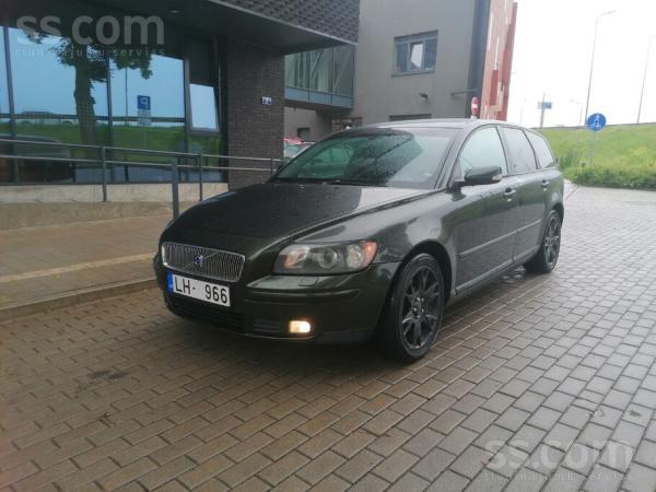 Zaļš Volvo V50 2005 Daugavpils, ar dzinēja tilpumu 2.00 L un nobraukumu 331 tūkst. km par 3500 €, foto 3 vietnē AUTOMOTO.COM.LV