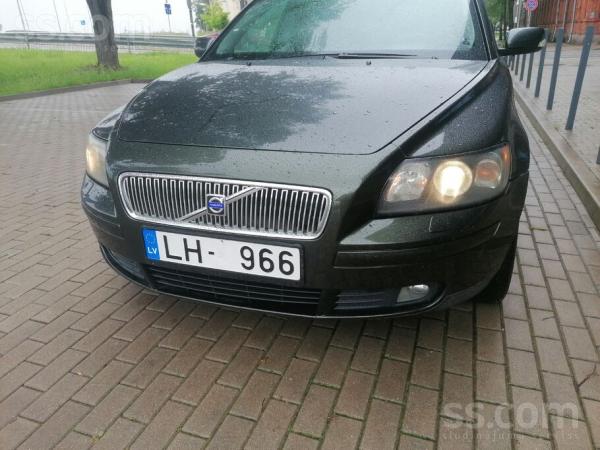 Zaļš Volvo V50 2005 Daugavpils, ar dzinēja tilpumu 2.00 L un nobraukumu 331 tūkst. km par 3500 €, foto 10 vietnē AUTOMOTO.COM.LV