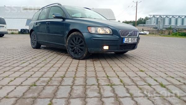 Green Volvo V50 2005 in Riga, with an engine capacity of 2.00 L and mileage of 389 thousand km for 1150 €, photo 2 on AUTOMOTO.COM.LV