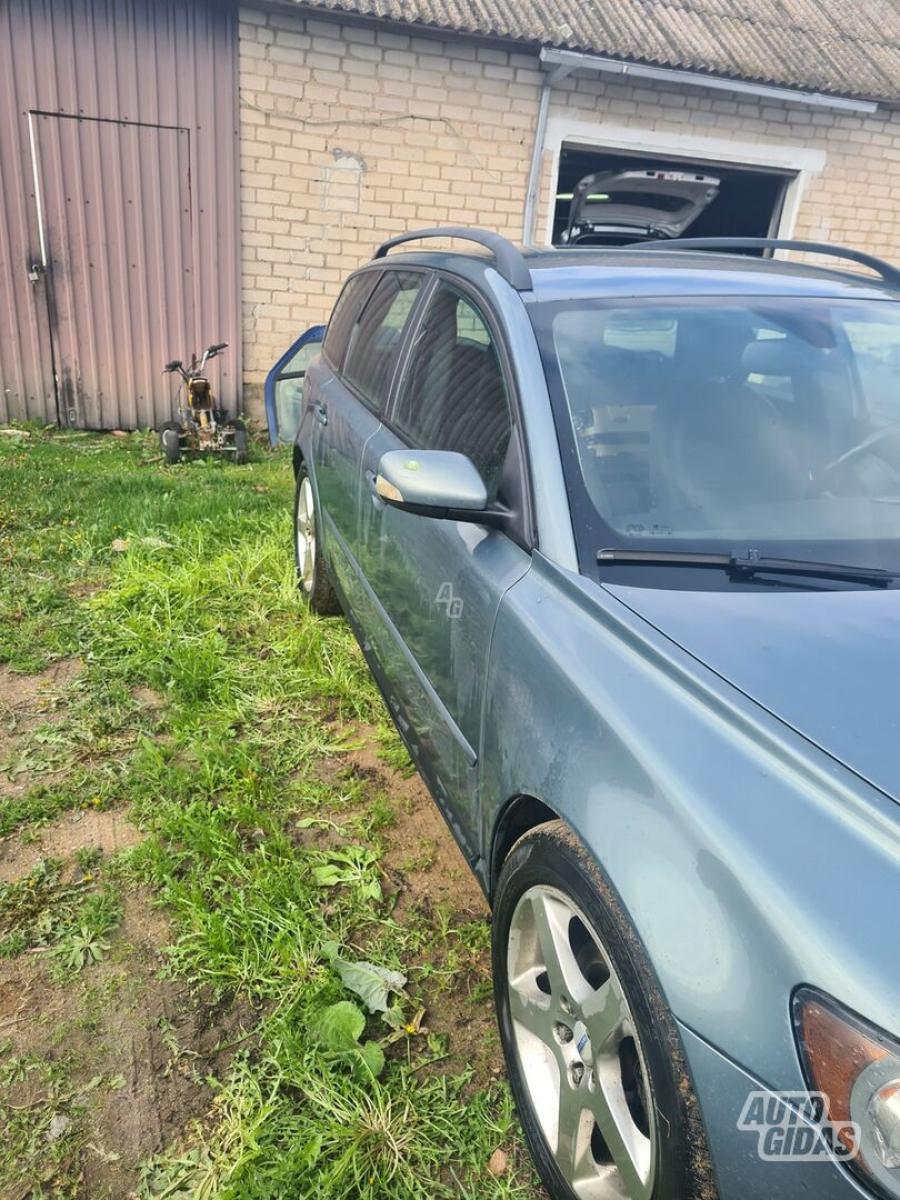 Zaļš Volvo V50 2005 Vilkaviškis, ar dzinēja tilpumu 2.00 L un nobraukumu 339 tūkst. km par 1000 €, foto 4 vietnē AUTOMOTO.COM.LV
