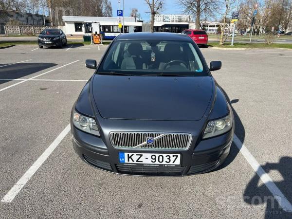 Зеленый Вольво В50 2005 в Рига, объемом двигателя 1.60 л и пробегом 279 тыс. км за 1600 €, фото 1 на AUTOMOTO.COM.LV
