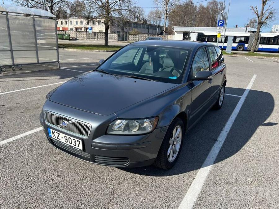 Zaļš Volvo V50 2005 Rīga, ar dzinēja tilpumu 1.60 L un nobraukumu 279 tūkst. km par 1600 €, foto 3 vietnē AUTOMOTO.COM.LV