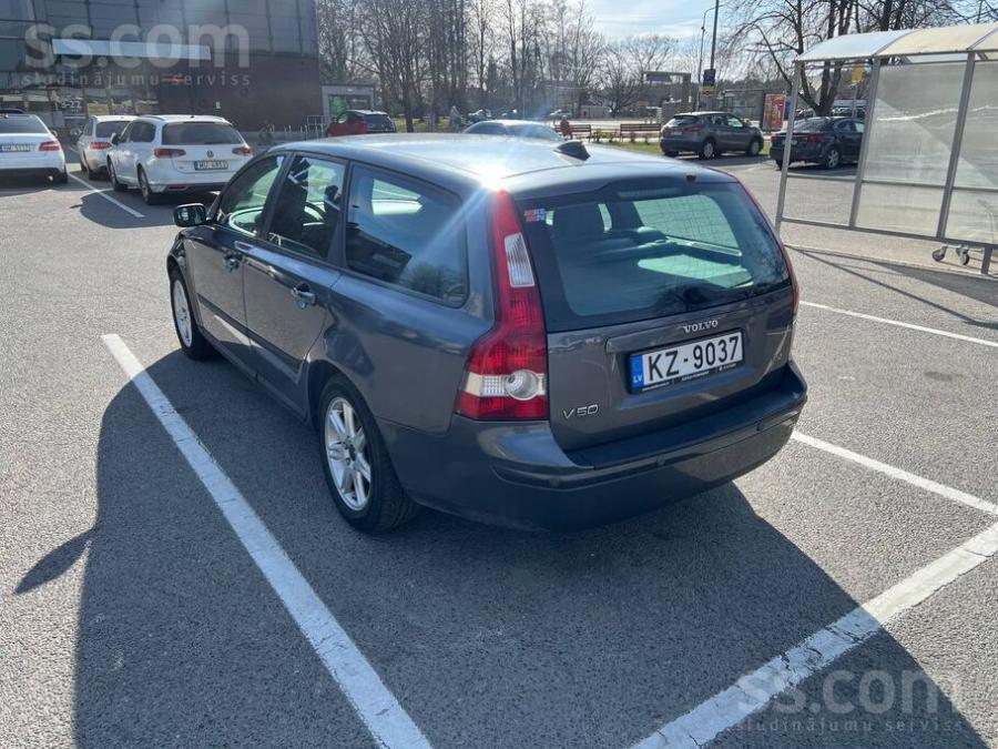 Zaļš Volvo V50 2005 Rīga, ar dzinēja tilpumu 1.60 L un nobraukumu 279 tūkst. km par 1600 €, foto 4 vietnē AUTOMOTO.COM.LV