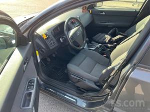 Zaļš Volvo V50 2005 Rīga, ar dzinēja tilpumu 1.60 L un nobraukumu 279 tūkst. km par 1600 €, foto 5 vietnē AUTOMOTO.COM.LV