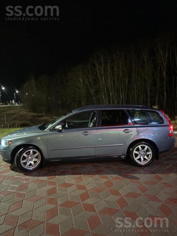 Zaļš Volvo V50 2005 Rīga, ar dzinēja tilpumu 2.00 L un nobraukumu 360 tūkst. km par 900 €, foto 3 vietnē AUTOMOTO.COM.LV
