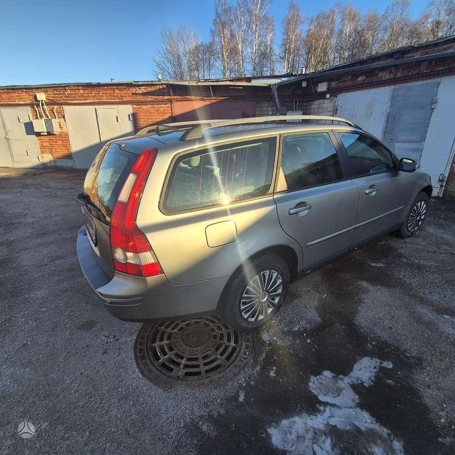 Zaļš Volvo V50 2006 Visaginas, ar dzinēja tilpumu 1.56 L un nobraukumu 267 tūkst. km par 1300 €, foto 1 vietnē AUTOMOTO.COM.LV