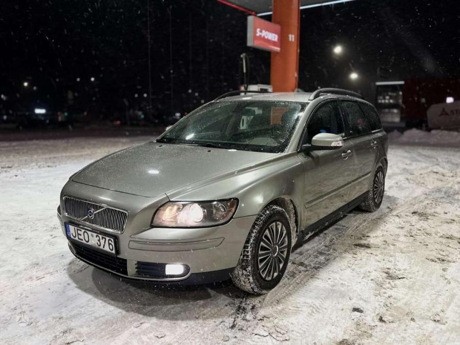 Zaļš Volvo V50 2006 Viļņa, ar dzinēja tilpumu 1.56 L un nobraukumu 267 tūkst. km par 1750 €, foto 1 vietnē AUTOMOTO.COM.LV