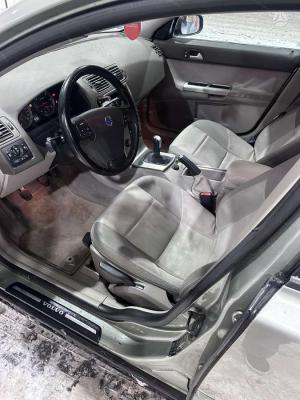 Zaļš Volvo V50 2006 Viļņa, ar dzinēja tilpumu 1.56 L un nobraukumu 267 tūkst. km par 1750 €, foto 8 vietnē AUTOMOTO.COM.LV