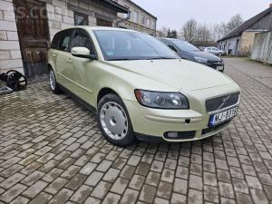 Зеленый Вольво В50 2006 в Бауска, объемом двигателя 2.00 л и пробегом 199 тыс. км за 1250 €, фото 3 на AUTOMOTO.COM.LV
