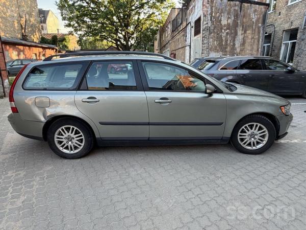 Zaļš Volvo V50 2006 Rīga, ar dzinēja tilpumu 1.60 L un nobraukumu 340 tūkst. km par 1450 €, foto 4 vietnē AUTOMOTO.COM.LV
