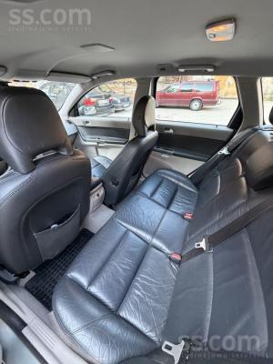 Green Volvo V50 2006 in Riga, with an engine capacity of 1.60 L and mileage of 340 thousand km for 1450 €, photo 14 on AUTOMOTO.COM.LV