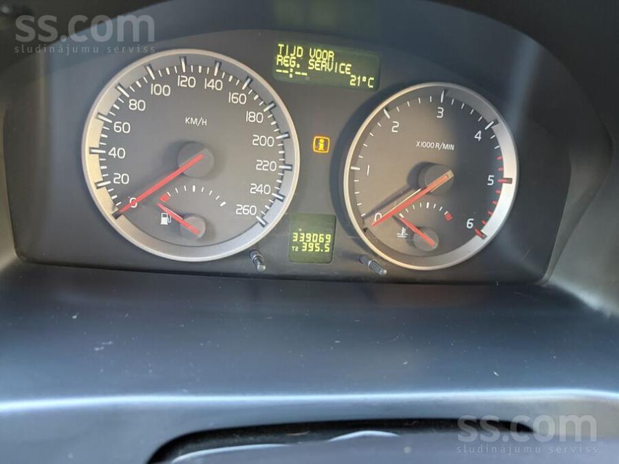 Green Volvo V50 2006 in Riga, with an engine capacity of 1.60 L and mileage of 340 thousand km for 1450 €, photo 15 on AUTOMOTO.COM.LV