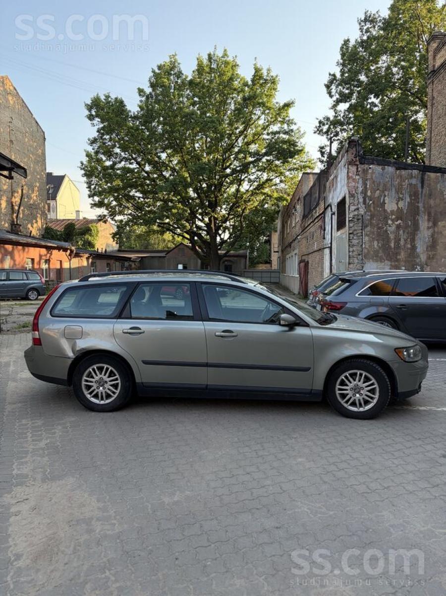 Green Volvo V50 2006 in Riga, with an engine capacity of 1.60 L and mileage of 340 thousand km for 1450 €, photo 19 on AUTOMOTO.COM.LV