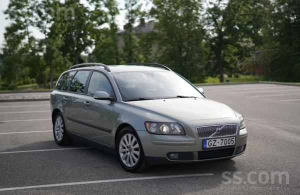 Zaļš Volvo V50 2006 Jelgava, ar dzinēja tilpumu 2.00 L un nobraukumu 340 tūkst. km par 1850 €, foto 1 vietnē AUTOMOTO.COM.LV