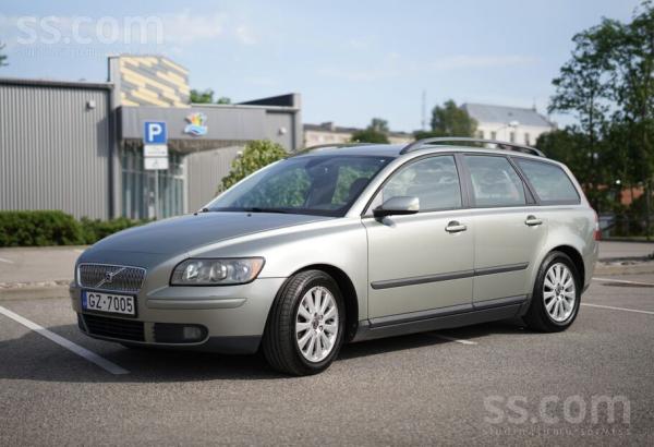 Zaļš Volvo V50 2006 Jelgava, ar dzinēja tilpumu 2.00 L un nobraukumu 340 tūkst. km par 1850 €, foto 2 vietnē AUTOMOTO.COM.LV