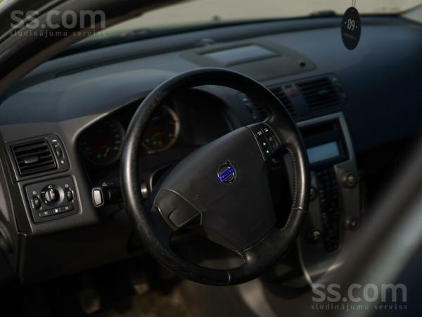 Zaļš Volvo V50 2006 Jelgava, ar dzinēja tilpumu 2.00 L un nobraukumu 340 tūkst. km par 1850 €, foto 8 vietnē AUTOMOTO.COM.LV