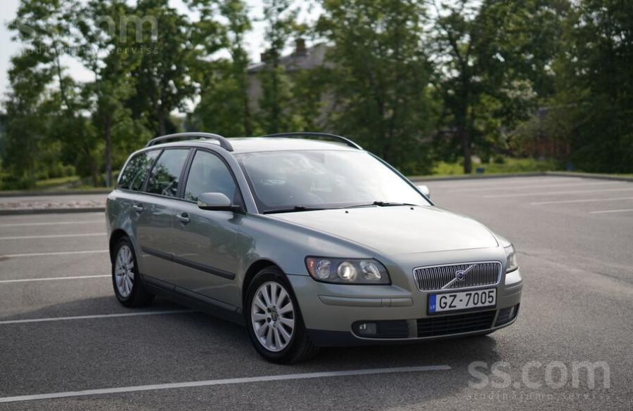Зеленый Вольво В50 2006 в Елгава, объемом двигателя 2.00 л и пробегом 340 тыс. км за 1850 €, фото 1 на AUTOMOTO.COM.LV