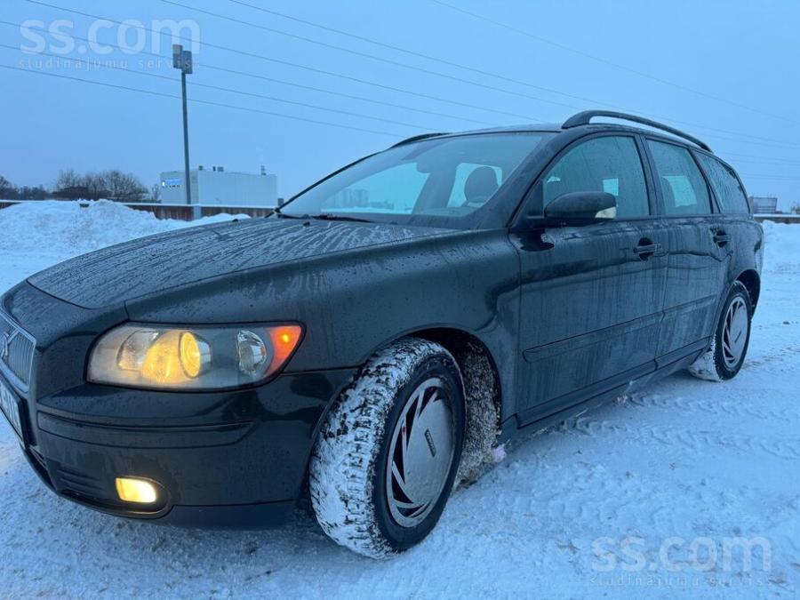 Zaļš Volvo V50 2007 Rīga, ar dzinēja tilpumu 1.60 L un nobraukumu 292 tūkst. km par 1980 €, foto 2 vietnē AUTOMOTO.COM.LV
