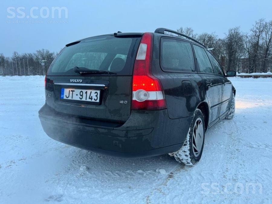 Zaļš Volvo V50 2007 Rīga, ar dzinēja tilpumu 1.60 L un nobraukumu 292 tūkst. km par 1980 €, foto 4 vietnē AUTOMOTO.COM.LV