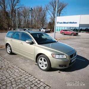 Zaļš Volvo V50 2007 Tallina, ar dzinēja tilpumu 1.60 L un nobraukumu 35 tūkst. km par 2850 €, foto  vietnē AUTOMOTO.COM.LV