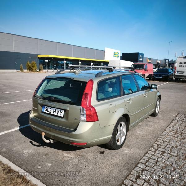 Green Volvo V50 2007 in Tallinn, with an engine capacity of 1.60 L and mileage of 35 thousand km for 2850 €, photo 2 on AUTOMOTO.COM.LV