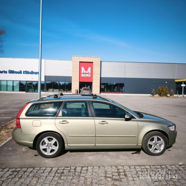 Green Volvo V50 2007 in Tallinn, with an engine capacity of 1.60 L and mileage of 35 thousand km for 2850 €, photo 7 on AUTOMOTO.COM.LV