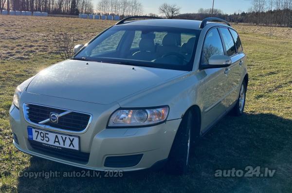 Green Volvo V50 2007 in Tallinn, with an engine capacity of 1.80 L and mileage of 300 thousand km for 2200 €, photo 2 on AUTOMOTO.COM.LV