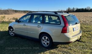 Green Volvo V50 2007 in Tallinn, with an engine capacity of 1.80 L and mileage of 300 thousand km for 2200 €, photo 4 on AUTOMOTO.COM.LV