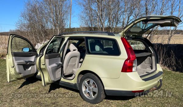 Green Volvo V50 2007 in Tallinn, with an engine capacity of 1.80 L and mileage of 300 thousand km for 2200 €, photo 7 on AUTOMOTO.COM.LV