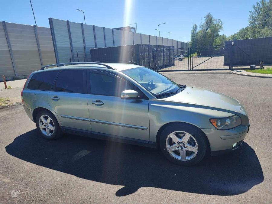 Zaļš Volvo V50 2007 Kauņa, ar dzinēja tilpumu 2.00 L un nobraukumu 383 tūkst. km par 1450 €, foto 3 vietnē AUTOMOTO.COM.LV